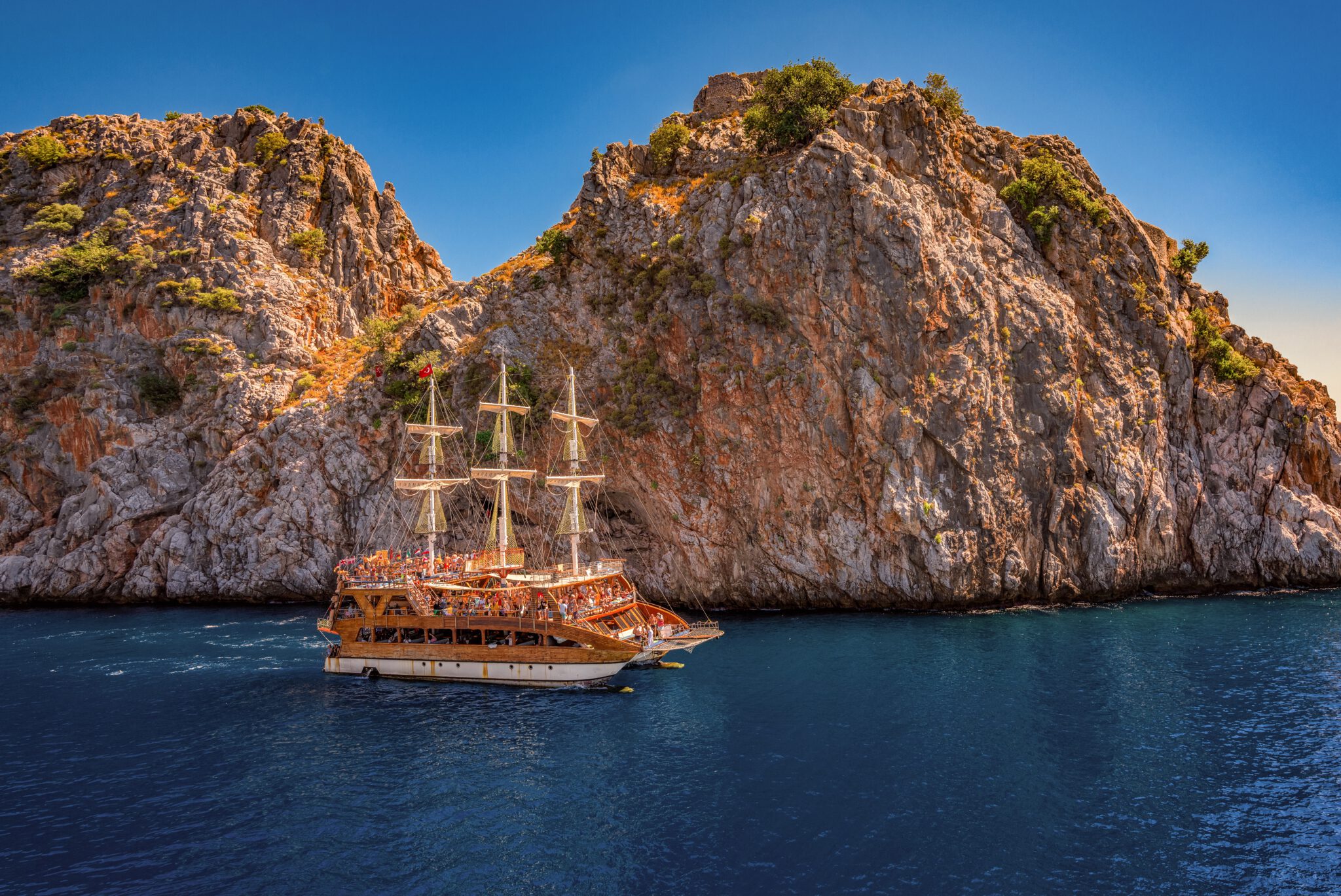 Boottocht in Alanya: leukste excursie op zee (2026) - BeleefTurkije